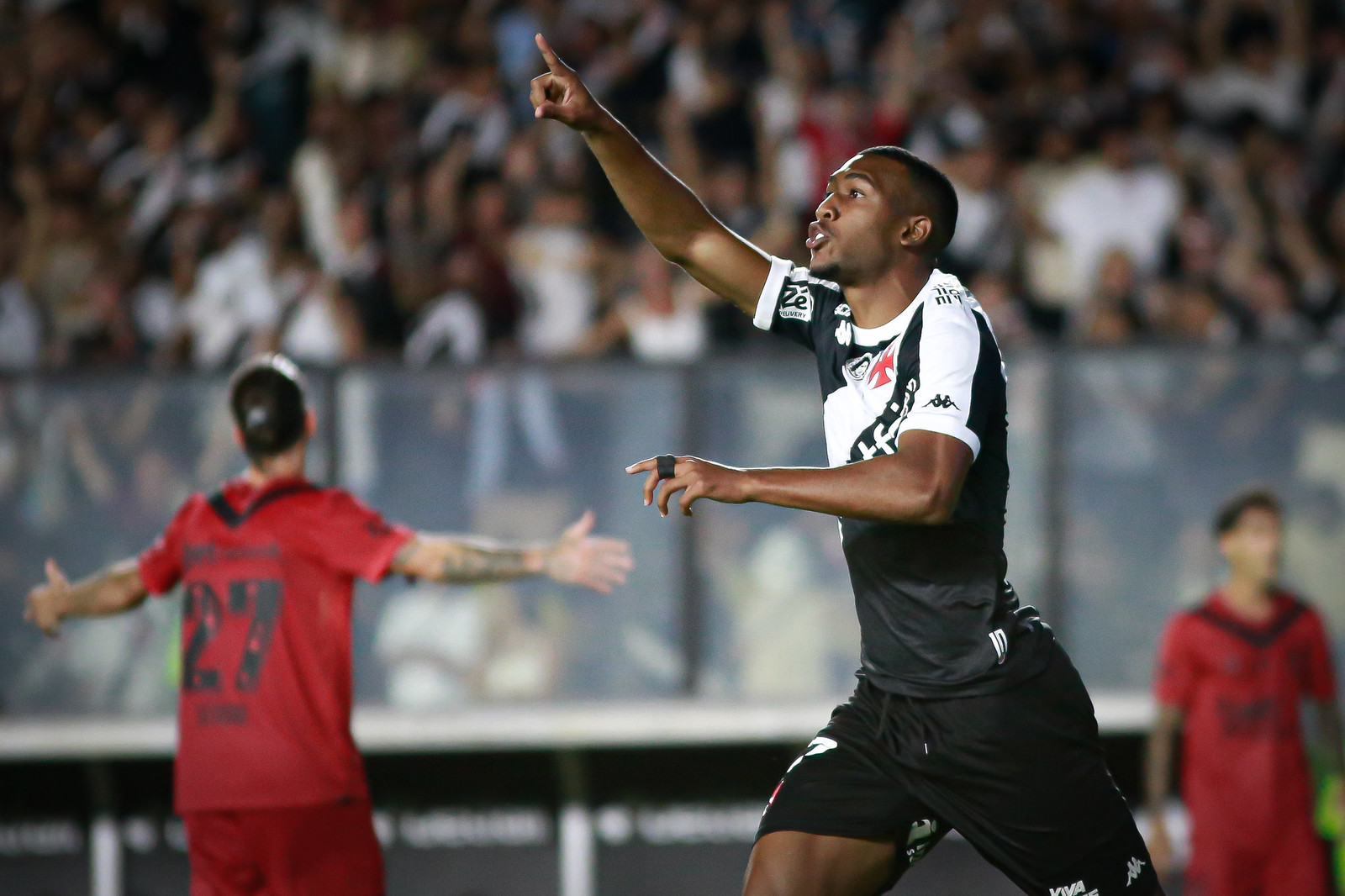Rayan soma 13 gols no Vasco e vive melhor temporada – Vascaino.net